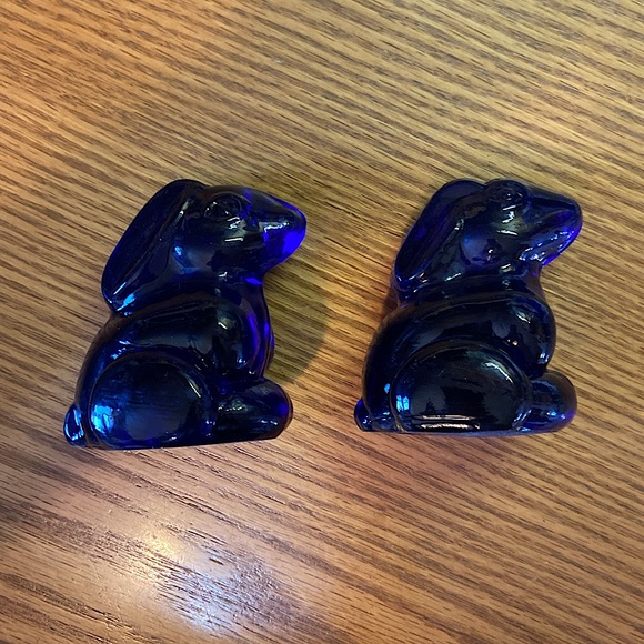 unbranded | Art | Vintage Two Colbalt Blue Glass Bunny Rabbit ...